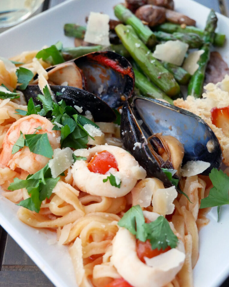 Linguine Allo Scoglio - Authentic Italian Seafood Pasta Guide & Recipe