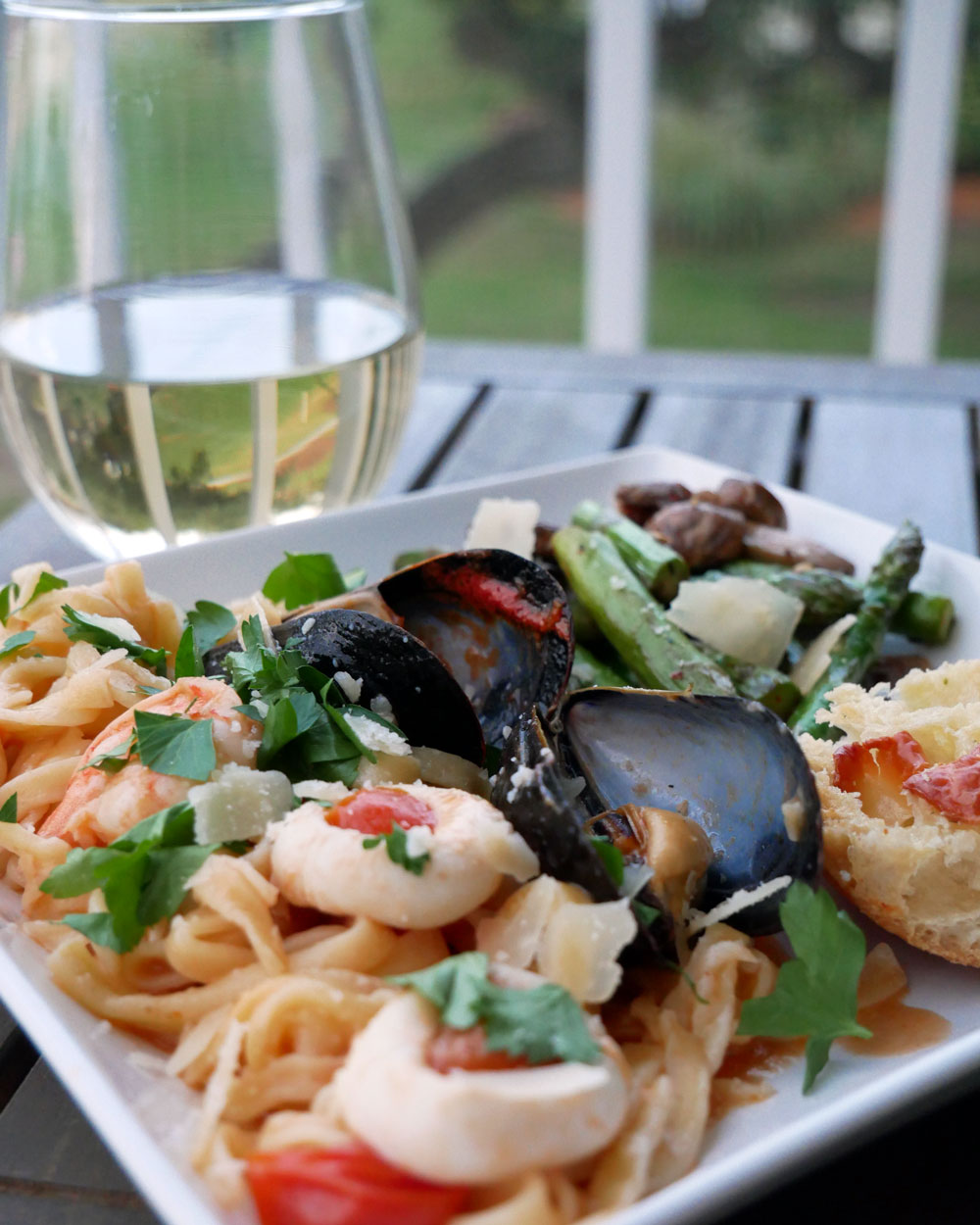 Linguine Allo Scoglio - Authentic Italian Seafood Pasta Guide & Recipe